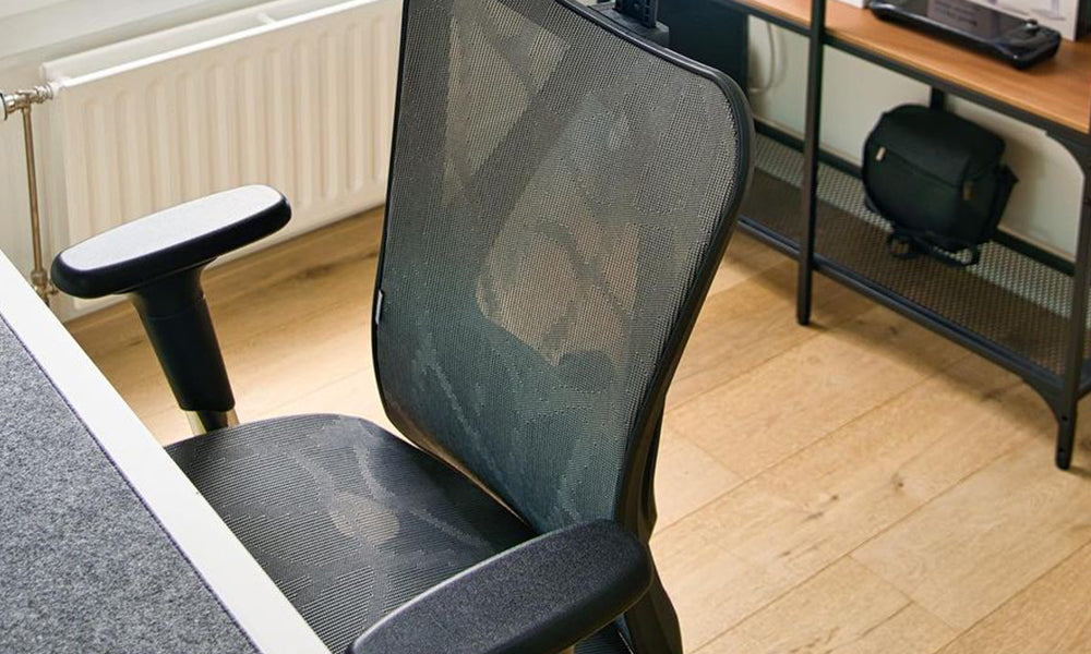 How to Perfectly Position Lumbar Support in Your Office Chair for ...